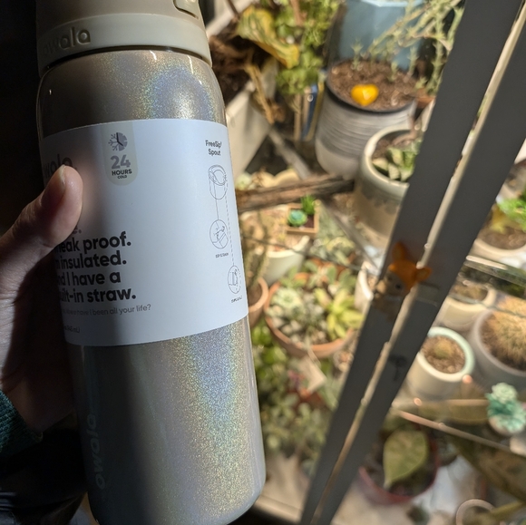 owala | Dining | Owala Special Edition Holiday Magic 32 Oz Water Bottle ...